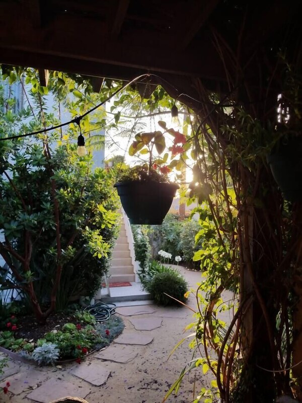 Peaceful Upstairs Oasis - Los Ángeles, CA
