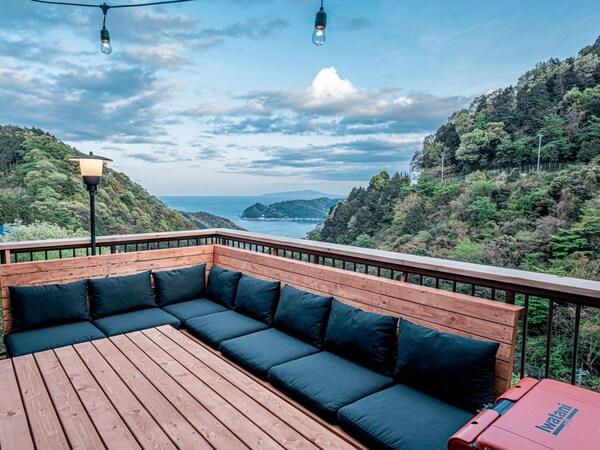 A Rental Villa In The Mountains Overlooking Ajiro Port With A Natural Hot Spring - Private Resort Gekitou / Atami Shizuoka - Atami