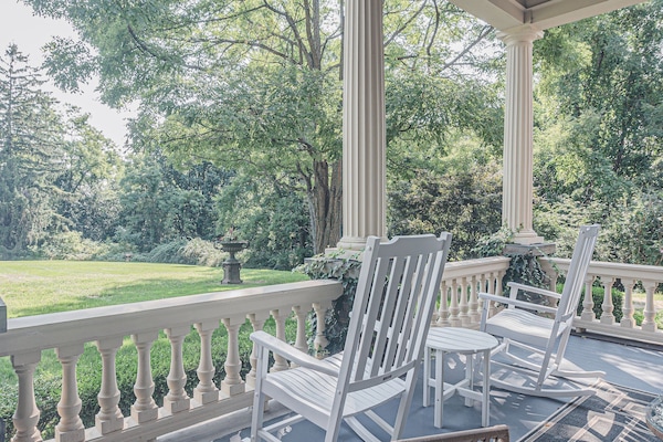 Dive Into Your Dream Vacation! Free Parking, Near Kingston Point Beach - Rhinebeck, NY