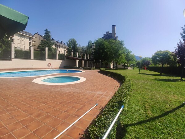 Apartment Jaca, 2 Bedrooms, 6 Persons - Jaca