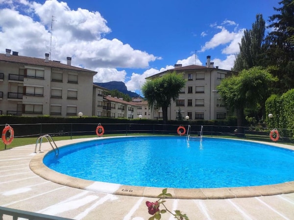 Apartment Jaca, 2 Bedrooms, 6 Persons - Jaca