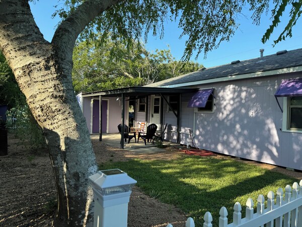 Bay View Fisherman's Cottage. Located In Seadrift, Near Port O' Connor, Tx. - Texas
