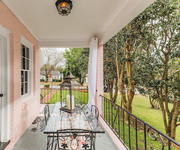 Quirky 2 Bed 1 Bath Centrally Located In Augusta - Augusta, GA
