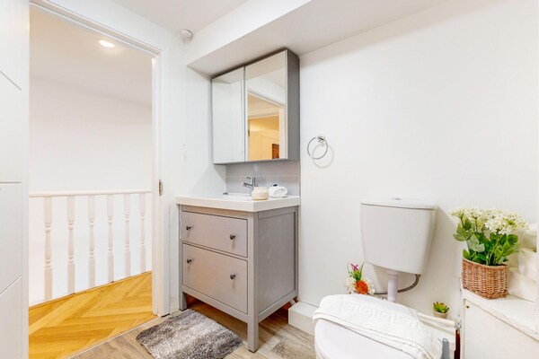 Luxury Two Bedroom Penthouse - Chelsea