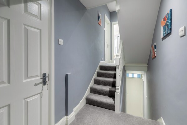 Homely 3 Bedroom House In Hammersmith - Barnes