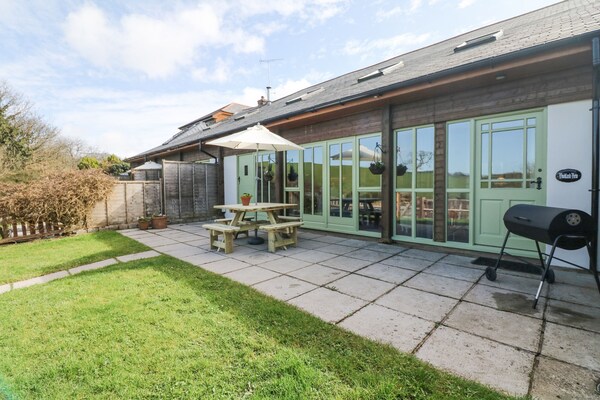 Woodland View, Pet Friendly, Character Holiday Cottage In West Down - Barnstaple