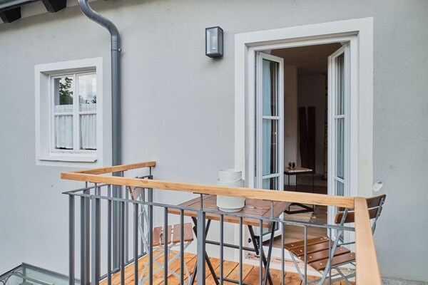 Apartment Mit Balkon / 1 Schlafzimmer - Kelheim
