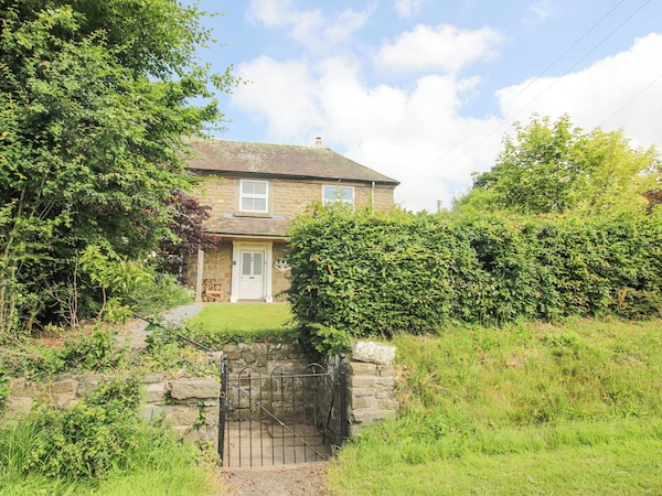Wayside House, Pet Friendly, With Hot Tub In Aston On Clun - West Midlands