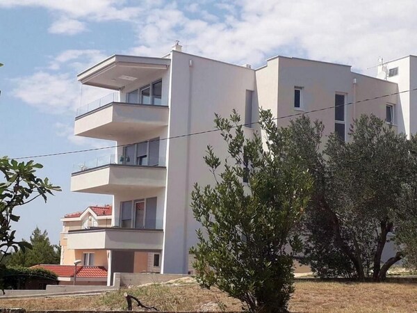 2-zimmer-ferienwohnung Mit Terrasse Und Meerblick Promajna, Makarska (A-22264-a) - Brela
