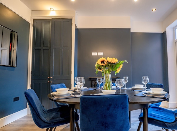Exquisite Renovation In Central Location - Hereford