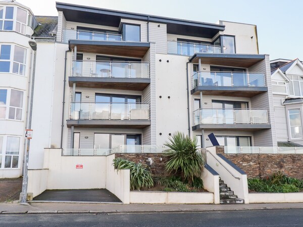 Towan Penthouse, Family Friendly, Luxury Holiday Cottage In Newquay - Fistral Beach