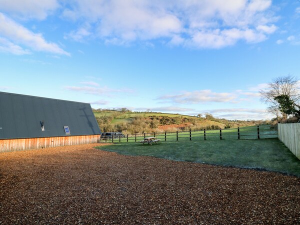 Valley View Hideaway, Pet Friendly, With Hot Tub In Ffostrasol - Llangrannog