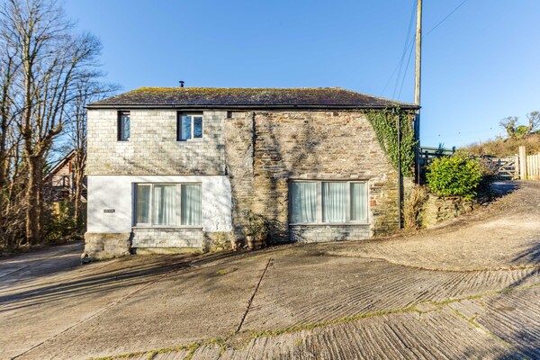 The Barn, St Minver, Pet Friendly, With A Garden In St Minver - Port Isaac