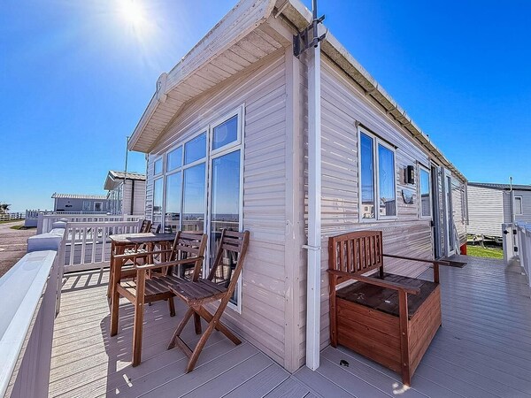 Modern 6 Berth Caravan With Free Wifi Nearby Pakefield Beach Ref 68028cr - Lowestoft