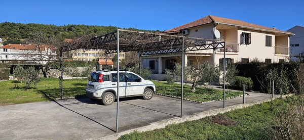Apartment Buncuga (98921-a1) - Jelsa - Island Hvar - Hvar