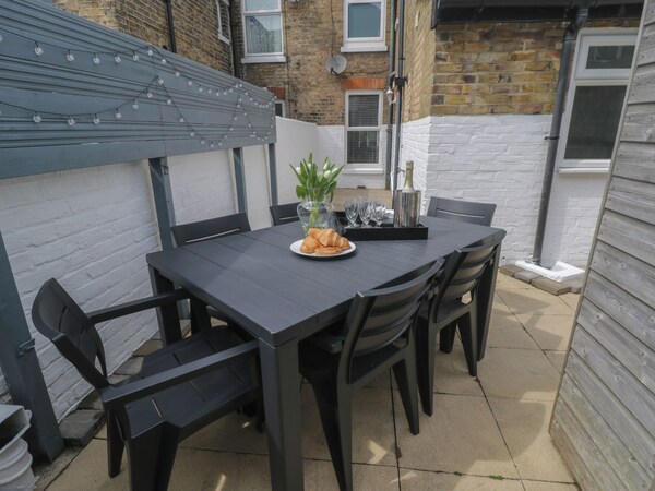6 Sydney Road, Family Friendly, Character Holiday Cottage In Ramsgate - Broadstairs