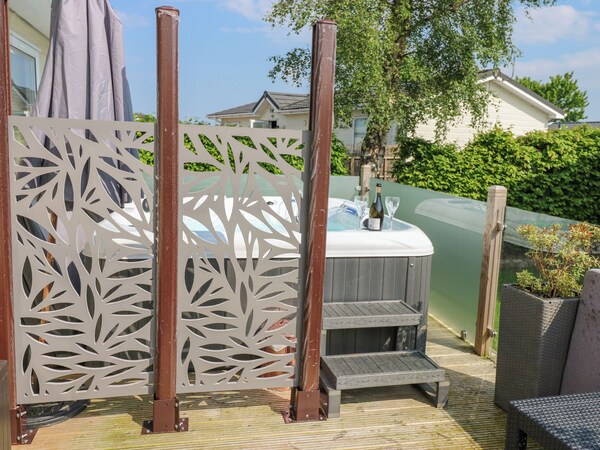 A And C Lodge-plot 21, Pet Friendly, With Hot Tub In Armathwaite - Northumberland