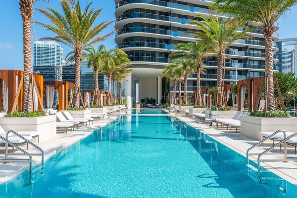 Experience Brickell Upscale, 3 Units W/ Terrace Pool Access - Miami, FL