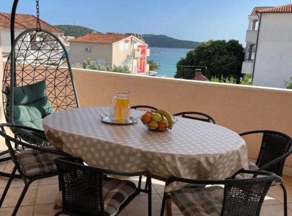 Apartment Megi - Two Bedroom Apartment With Balcony And Sea View - Rogoznica
