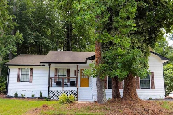 Lovely 3 Bedroom Home Close To Stone Mountain - Stone Mountain