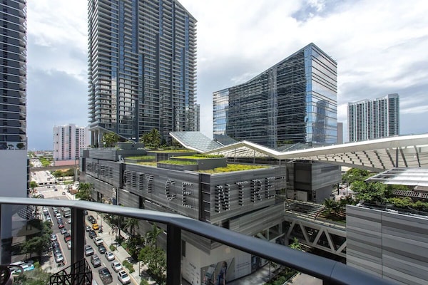 Luxury Modern Style Hotel, Prime Brickell Location W/ Terrace Pool - Miami