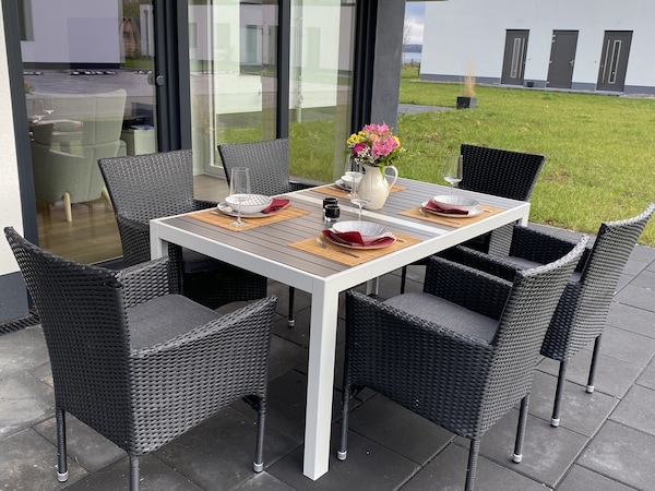 Wohnung Seebrise Komfort - Ferienwohnung Mit Terrasse Und Garten - Schwerin