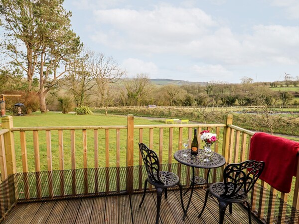 Y Caban Glas, Pet Friendly, Character Holiday Cottage In Brynhoffnant - Llangrannog