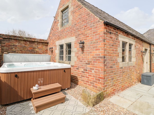 Hunters Lodge At Wildersley Farm, Pet Friendly In Belper - Belper