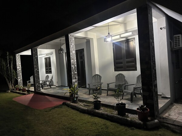 Coastal Private Home 3 Bedrooms 3 Bathrooms All Amenities Steps Away From Beach - Arecibo