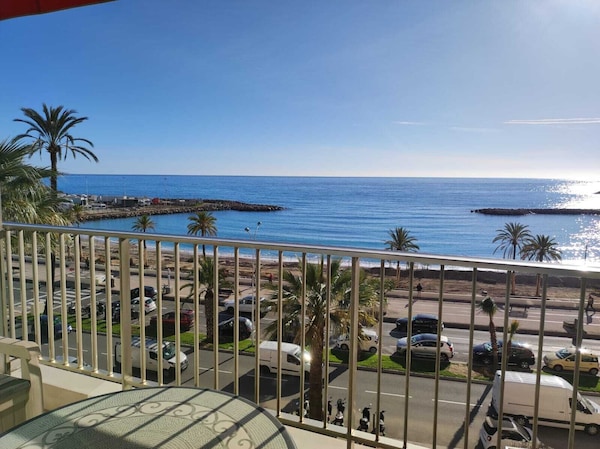 Lovely Beachfront Studio Apartment With Garage - Menton