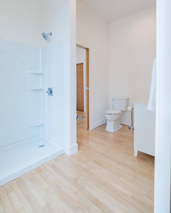 Condo A Gallery Suite - Downtown Marion - Upland, IN