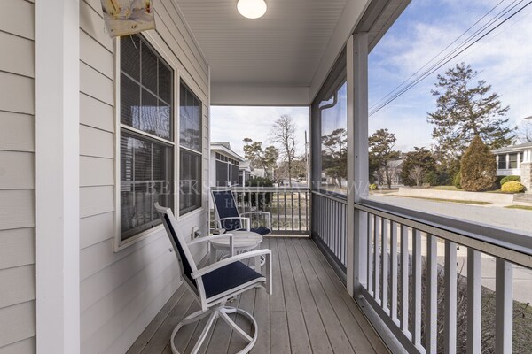 Great Location!  Just Steps To Beach & Boardwalk- Walkto Shops & Restaurants - Rehoboth Beach, DE