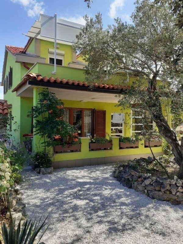 Two Bedroom Apartment With Terrace Ražanj, Rogoznica (A-22376-b) - Primošten