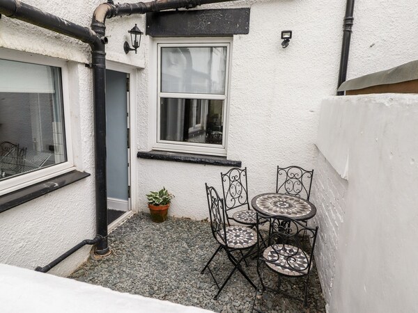 Stanegarth, Pet Friendly, Character Holiday Cottage In Keswick - Keswick