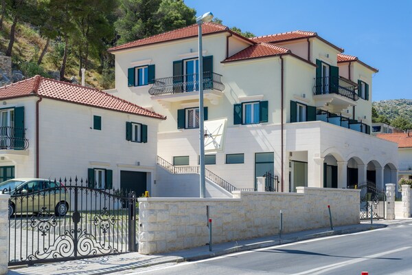 Apartamento De Una Habitación Con Una Terraza Hvar (A-22502-c) - Hvar
