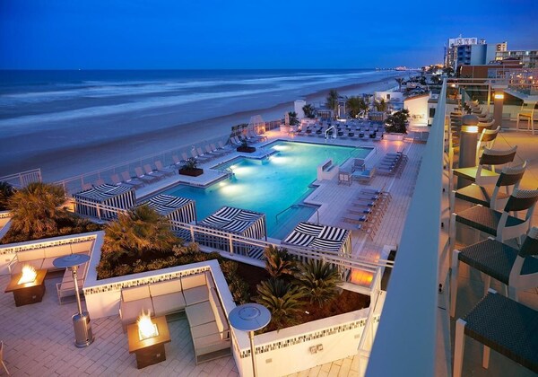 Seaside Escape! 2 Oceanfront View Units W/ Balcony | Pets Are Allowed - Ormond Beach, FL