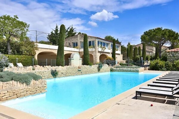 Lovely Dry-stone Bastidon In A Private Estate With Swimming Pool. - Luberon