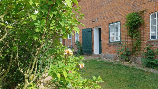 Kutscherstube - 2-raum-fewo Mit Terrasse - Scharbeutz