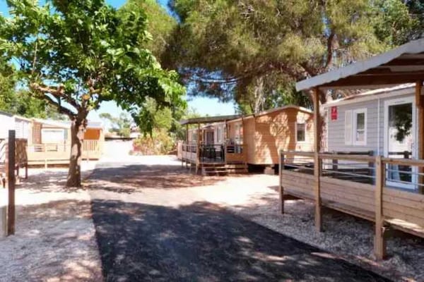 Camping - Eebaeb - Zwei Schlafzimmer , Schläft 6 -