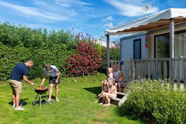 Camping 4 éToiles - Piscine  - Eeifch - Beg Meil