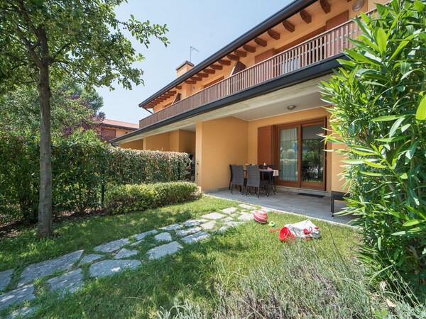 Magnifique Appartement Avec Jardin Privé Par Beahost Rentals - Lignano Pineta
