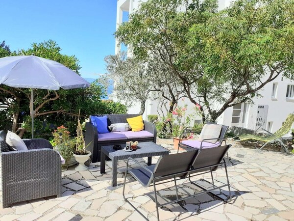 Three Bedroom Apartment With Terrace And Sea View Makarska (A-22490-a) - Makarska