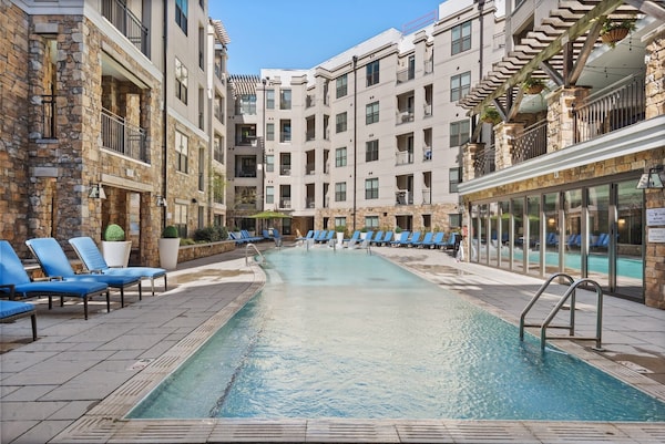Kasa | Welcoming 1bd, Walk To Freedom Park | Dilworth - Davis Lake, Charlotte