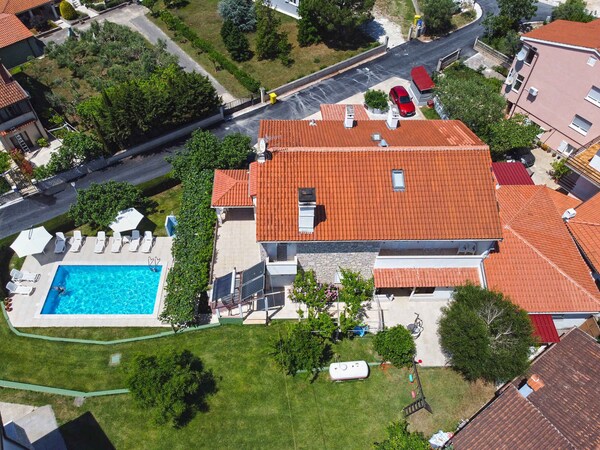 Holiday Apartment With Air Conditioning - Medulin