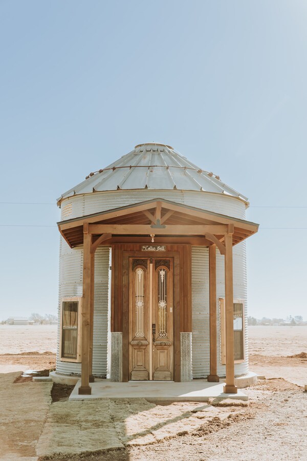 The Collie Bell - Standard One Room Silo - 러벅
