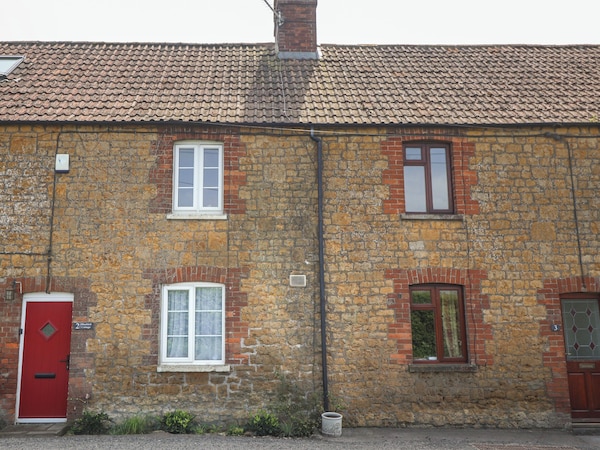 Bluebird Cottage, Pet Friendly, With A Garden In Castle Cary - Bruton