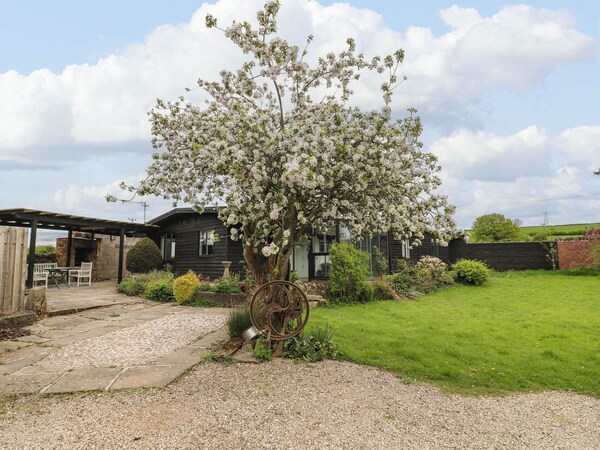 The Lodge At Wildersley Farm, Pet Friendly, With Hot Tub In Belper - Belper