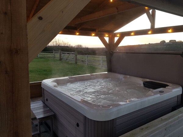 Boquio Farmhouse, Pet Friendly, Luxury Holiday Cottage In Helston - 