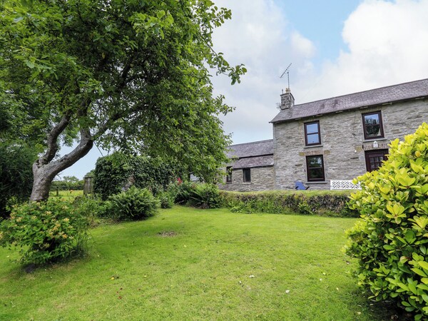 Pant, Pet Friendly, Country Holiday Cottage In Llangrannog - Llangrannog