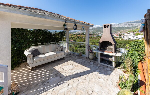 5 Bedroom Cozy Home In Podstrana - Podstrana
